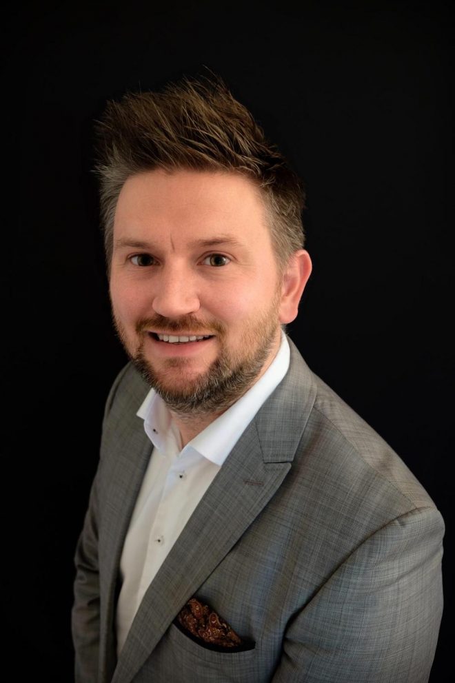 Matthias Menter, Lutz Göcke, Christopher Zeeb und Thomas Clauß mit dem ...